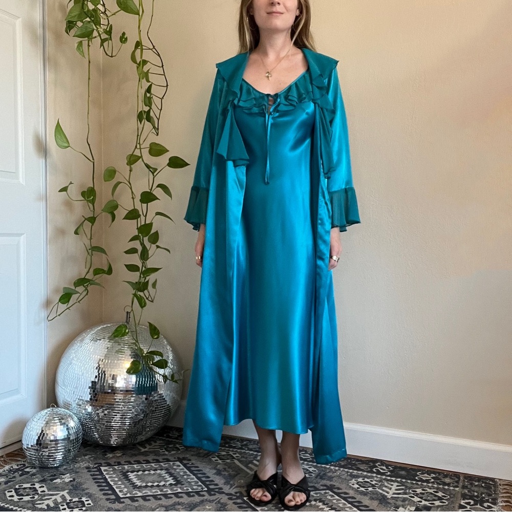 Vintage Val Mode Satin Slip And Matching Robe - Gem